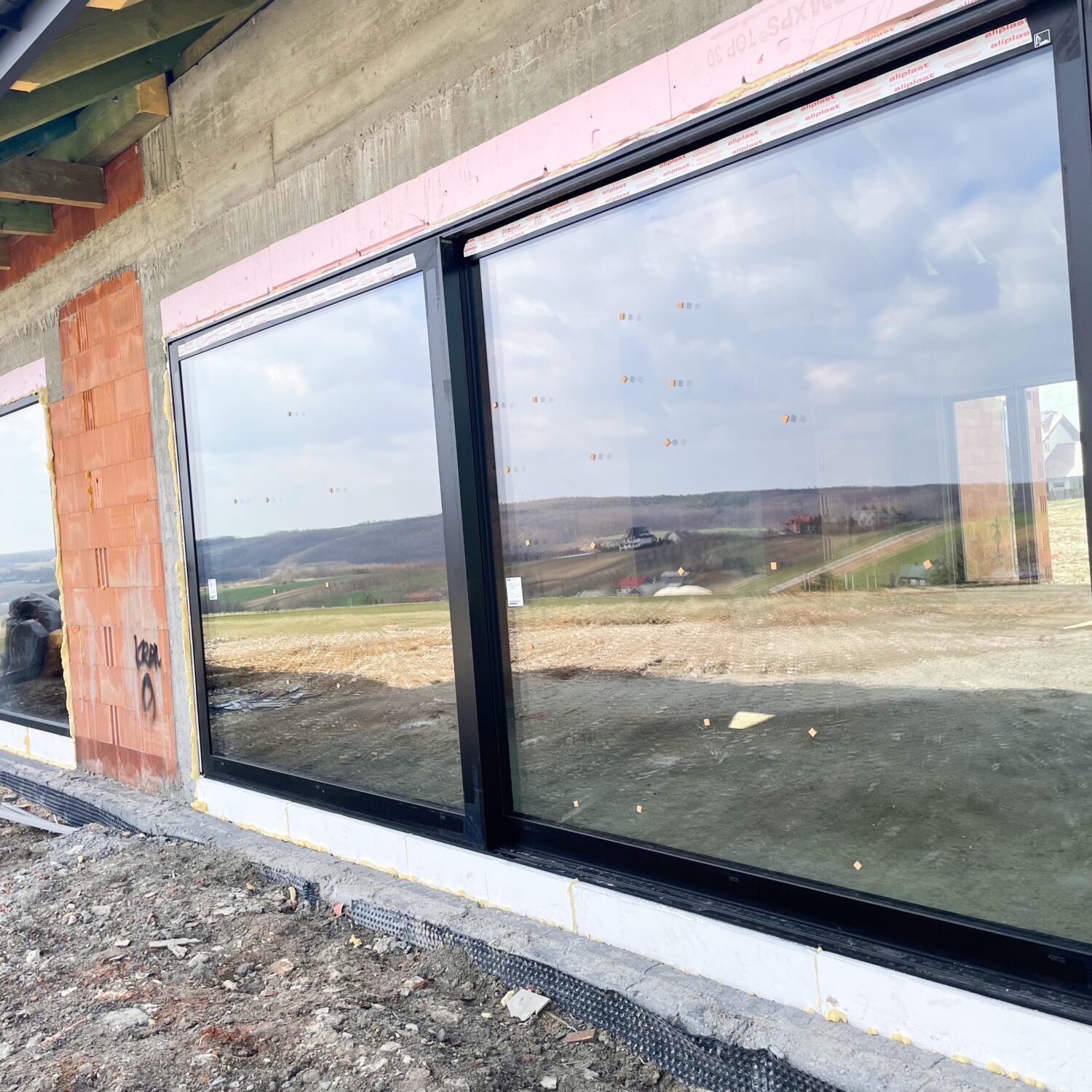 Projects | A phenomenal single-family house with huge windows | Feneste